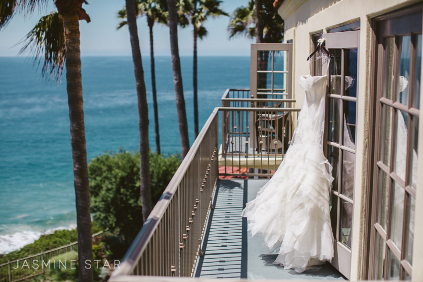 Laguna Beach Estate Wedding: Kate+John - Jasmine Star